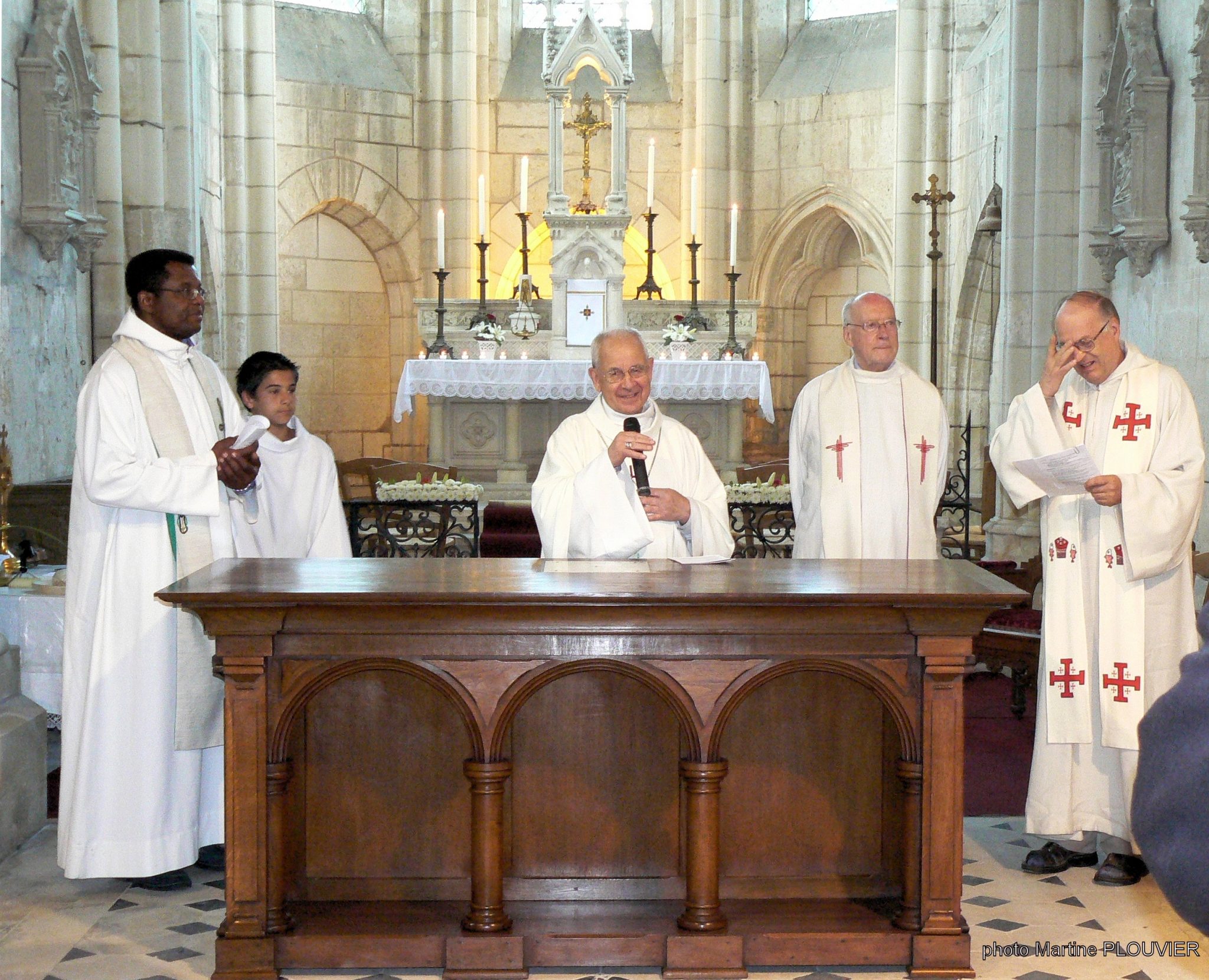 L'intérieur de l'église Saint-Julien de Royaucourt - Les Amis de Saint ...
